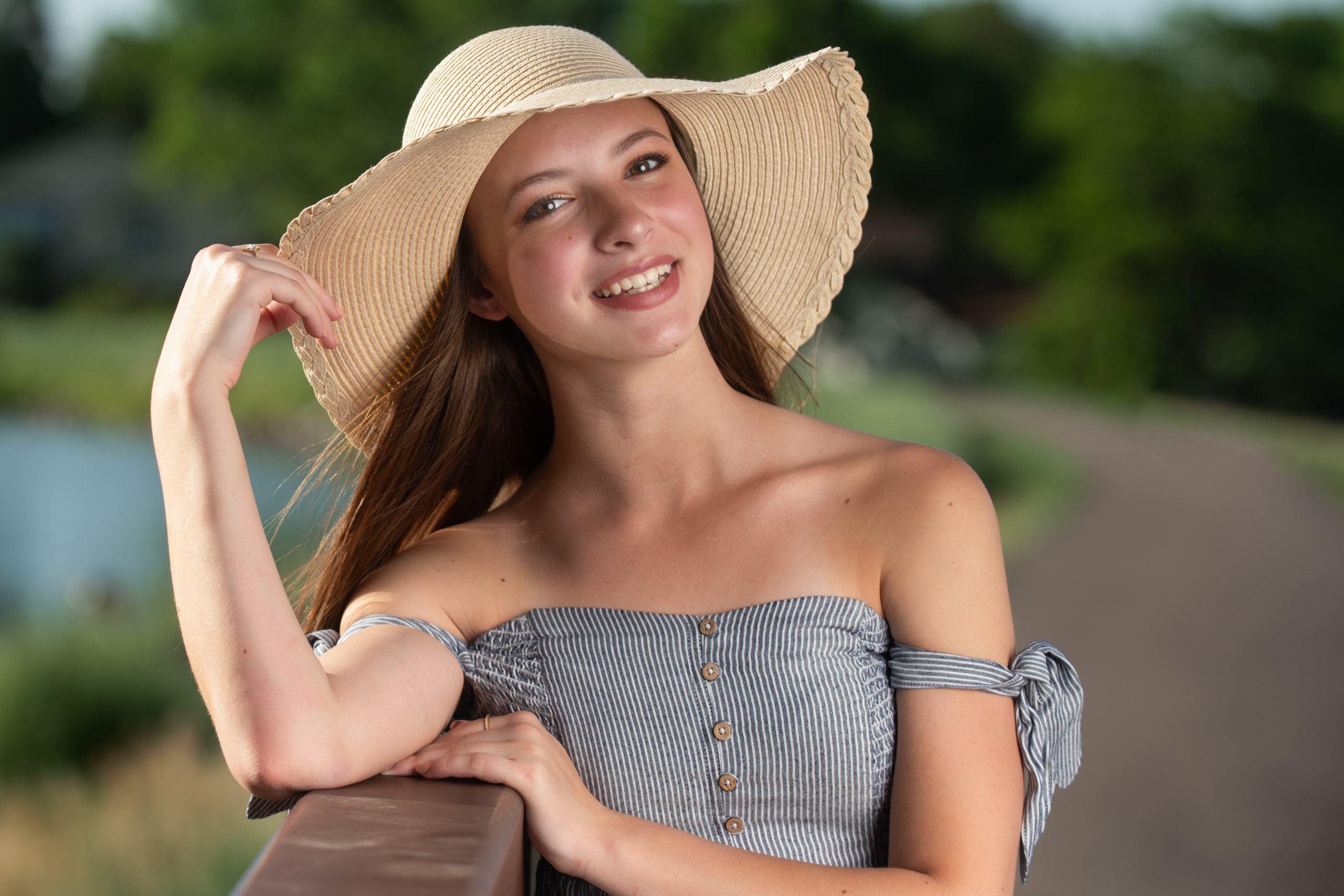 Daisy's Senior Photo Sessions: Say Yes to the Dress! - seniorlifescapes.com